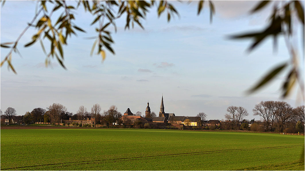 Zons am Rhein – ein Spaziergang durch das Mittelalter